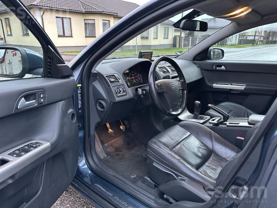Blue Volvo V50 2009 in Daugavpils, with an engine capacity of 1.60 L and mileage of 291 thousand km for 2100 €, photo 11 on AUTOMOTO.COM.LV