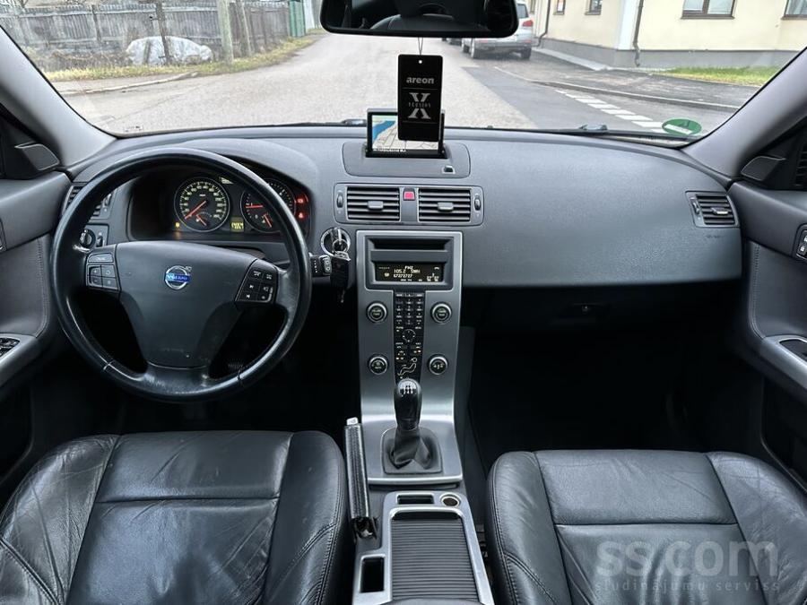 Blue Volvo V50 2009 in Daugavpils, with an engine capacity of 1.60 L and mileage of 291 thousand km for 2100 €, photo 15 on AUTOMOTO.COM.LV