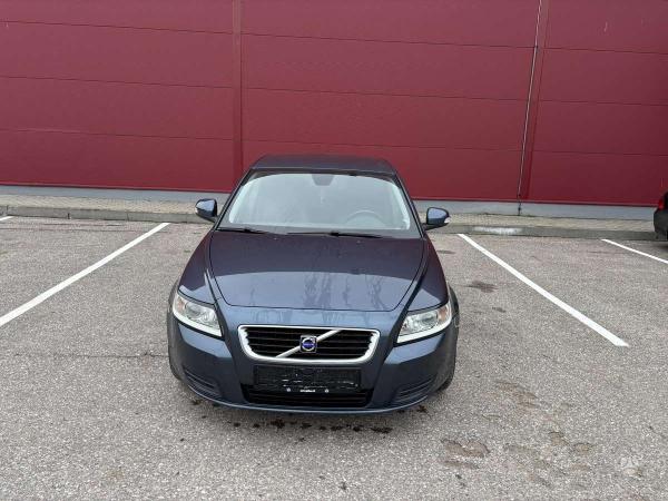 Blue Volvo V50 2009 in Kaunas, with an engine capacity of 2.40 L and mileage of 255 thousand km for 3650 €, photo 9 on AUTOMOTO.COM.LV