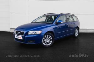 Zils Volvo V50 2009 Tallina, ar dzinēja tilpumu 2.40 L un nobraukumu 221 tūkst. km par 4999 €, foto  vietnē AUTOMOTO.COM.LV