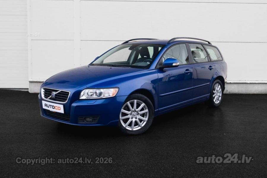 Blue Volvo V50 2009 in Tallinn, with an engine capacity of 2.40 L and mileage of 221 thousand km for 4999 €, photo 1 on AUTOMOTO.COM.LV