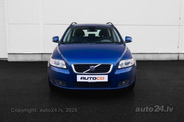 Blue Volvo V50 2009 in Tallinn, with an engine capacity of 2.40 L and mileage of 221 thousand km for 4999 €, photo 2 on AUTOMOTO.COM.LV