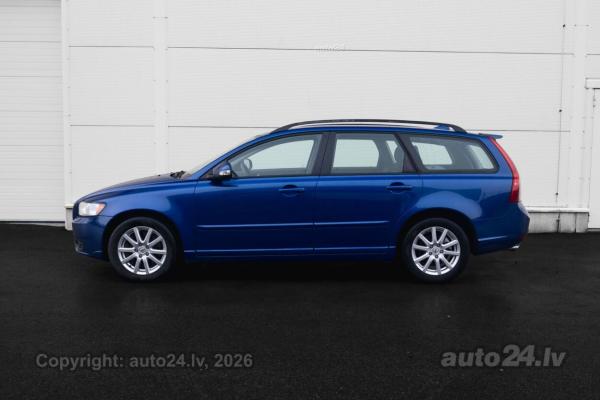 Blue Volvo V50 2009 in Tallinn, with an engine capacity of 2.40 L and mileage of 221 thousand km for 4999 €, photo 5 on AUTOMOTO.COM.LV