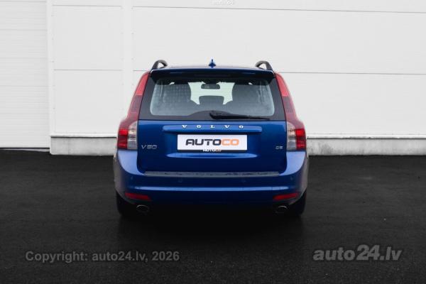 Blue Volvo V50 2009 in Tallinn, with an engine capacity of 2.40 L and mileage of 221 thousand km for 4999 €, photo 7 on AUTOMOTO.COM.LV