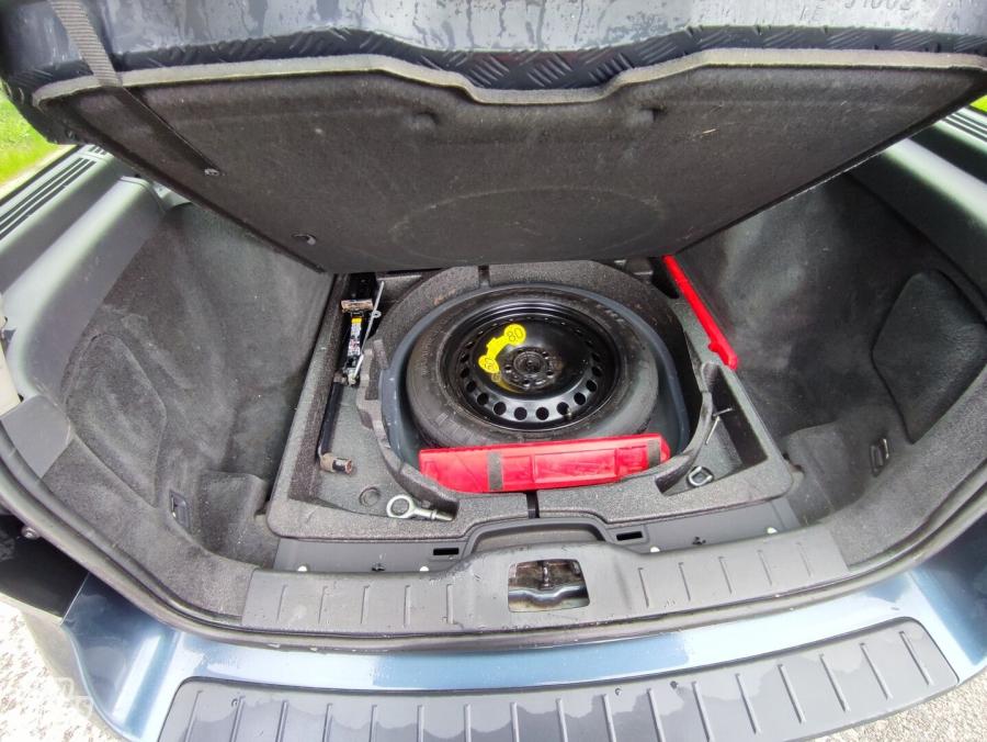 Zils Volvo V50 2009 Kauņa, ar dzinēja tilpumu 1.60 L un nobraukumu 361 tūkst. km par 2700 €, foto 14 vietnē AUTOMOTO.COM.LV