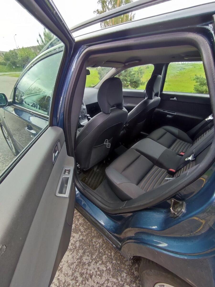 Zils Volvo V50 2009 Kauņa, ar dzinēja tilpumu 1.60 L un nobraukumu 361 tūkst. km par 2700 €, foto 16 vietnē AUTOMOTO.COM.LV
