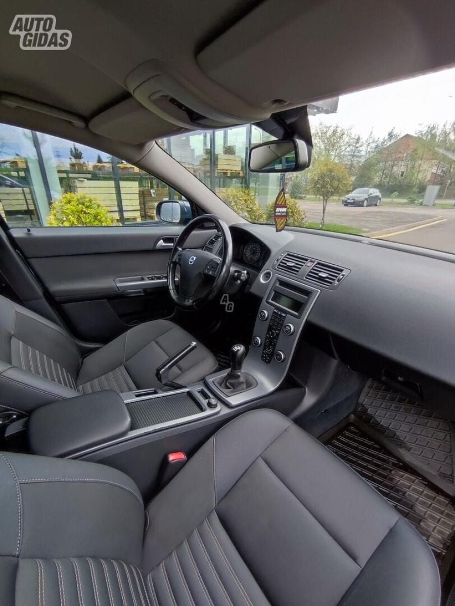 Zils Volvo V50 2009 Kauņa, ar dzinēja tilpumu 1.60 L un nobraukumu 361 tūkst. km par 2700 €, foto 19 vietnē AUTOMOTO.COM.LV