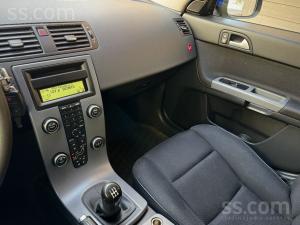 Синий Вольво В50 2009 в Елгава, объемом двигателя 1.60 л и пробегом 0 тыс. км за 4050 €, фото 12 на AUTOMOTO.COM.LV