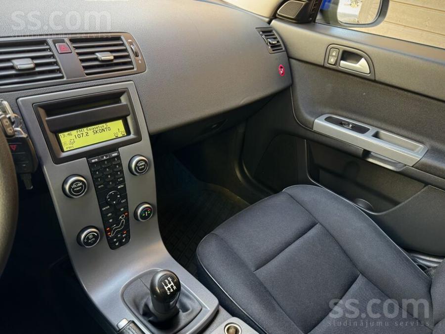 Синий Вольво В50 2009 в Елгава, объемом двигателя 1.60 л и пробегом 0 тыс. км за 4050 €, фото 12 на AUTOMOTO.COM.LV