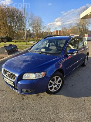 Синий Вольво В50 2009 в Рига, объемом двигателя 1.60 л и пробегом 192 тыс. км за 2000 €, фото  на AUTOMOTO.COM.LV
