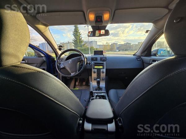 Blue Volvo V50 2009 in Riga, with an engine capacity of 1.60 L and mileage of 192 thousand km for 1800 €, photo 8 on AUTOMOTO.COM.LV