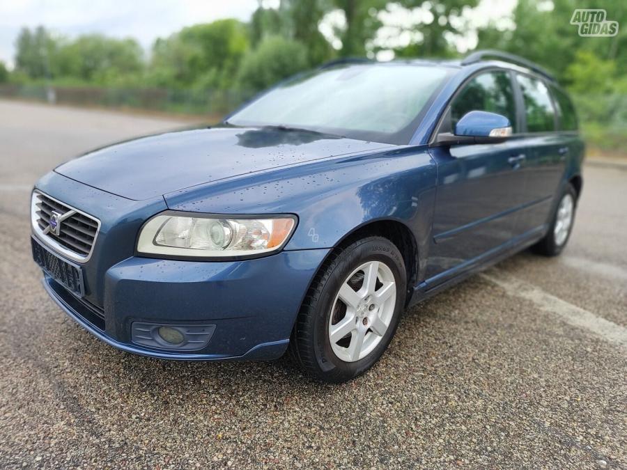 Blue Volvo V50 2009 in Marijampole, with an engine capacity of 1.60 L and mileage of 230 thousand km for 2350 €, photo 1 on AUTOMOTO.COM.LV