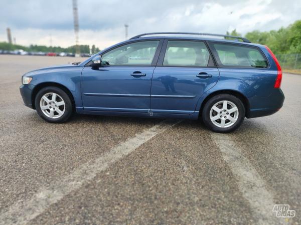 Zils Volvo V50 2009 Marijampole, ar dzinēja tilpumu 1.60 L un nobraukumu 230 tūkst. km par 2350 €, foto 5 vietnē AUTOMOTO.COM.LV