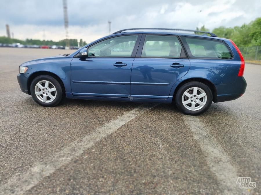 Blue Volvo V50 2009 in Marijampole, with an engine capacity of 1.60 L and mileage of 230 thousand km for 2350 €, photo 6 on AUTOMOTO.COM.LV