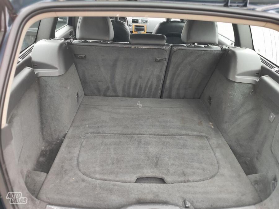 Blue Volvo V50 2009 in Marijampole, with an engine capacity of 1.60 L and mileage of 230 thousand km for 2350 €, photo 13 on AUTOMOTO.COM.LV