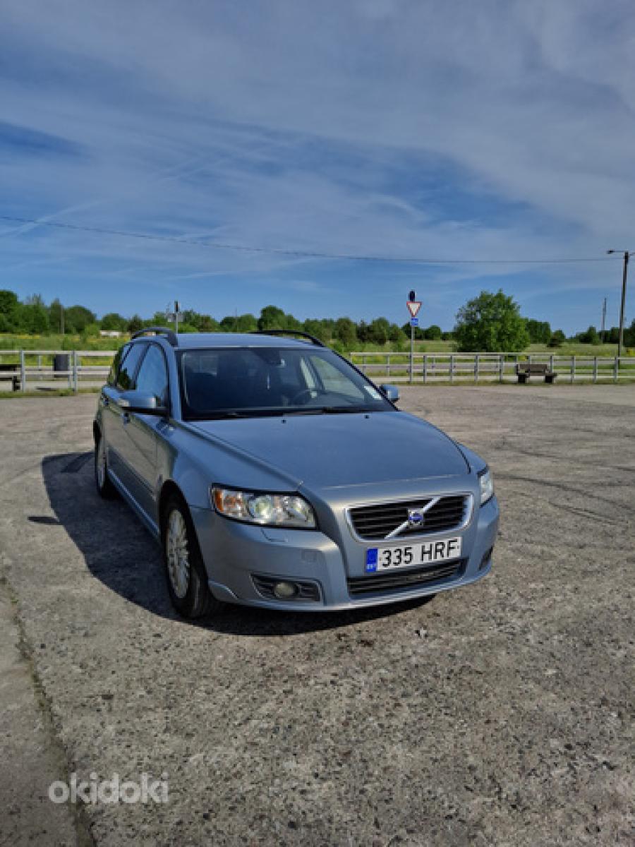 Zils Volvo V50 2009 Tapa, ar dzinēja tilpumu 2.00 L un nobraukumu 363 tūkst. km par 3000 €, foto 1 vietnē AUTOMOTO.COM.LV