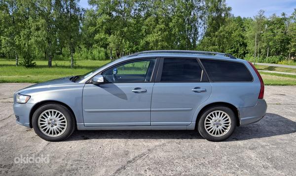 Zils Volvo V50 2009 Tapa, ar dzinēja tilpumu 2.00 L un nobraukumu 363 tūkst. km par 3000 €, foto 4 vietnē AUTOMOTO.COM.LV