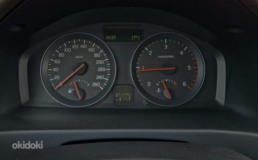 Zils Volvo V50 2009 Tapa, ar dzinēja tilpumu 2.00 L un nobraukumu 363 tūkst. km par 3000 €, foto 13 vietnē AUTOMOTO.COM.LV