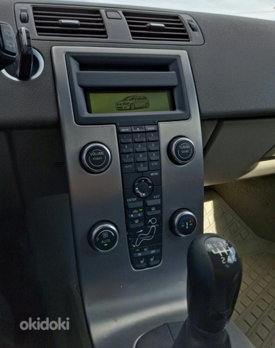 Zils Volvo V50 2009 Tapa, ar dzinēja tilpumu 2.00 L un nobraukumu 363 tūkst. km par 3000 €, foto 14 vietnē AUTOMOTO.COM.LV