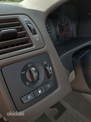 Zils Volvo V50 2009 Tapa, ar dzinēja tilpumu 2.00 L un nobraukumu 363 tūkst. km par 3000 €, foto 16 vietnē AUTOMOTO.COM.LV