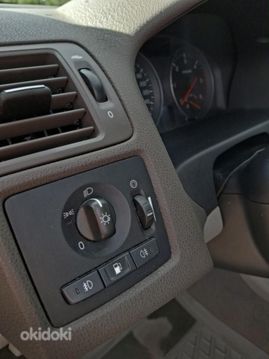 Zils Volvo V50 2009 Tapa, ar dzinēja tilpumu 2.00 L un nobraukumu 363 tūkst. km par 3000 €, foto 16 vietnē AUTOMOTO.COM.LV
