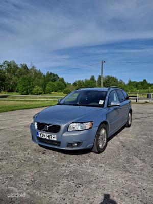 Zils Volvo V50 2009 Tapa, ar dzinēja tilpumu 2.00 L un nobraukumu 363 tūkst. km par 3000 €, foto 18 vietnē AUTOMOTO.COM.LV