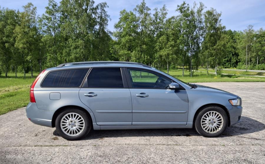 Zils Volvo V50 2009 Tapa, ar dzinēja tilpumu 2.00 L un nobraukumu 363 tūkst. km par 3000 €, foto 19 vietnē AUTOMOTO.COM.LV