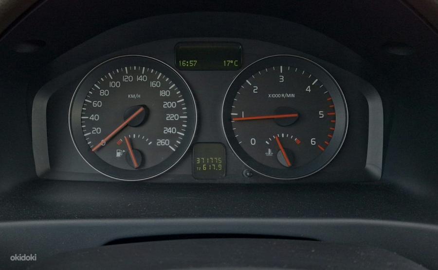 Zils Volvo V50 2009 Tapa, ar dzinēja tilpumu 2.00 L un nobraukumu 363 tūkst. km par 3000 €, foto 28 vietnē AUTOMOTO.COM.LV