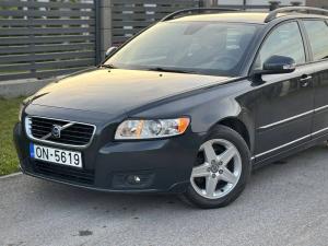 Zils Volvo V50 2009 Jelgava, ar dzinēja tilpumu 2.00 L un nobraukumu 273 tūkst. km par 3800 €, foto 3 vietnē AUTOMOTO.COM.LV