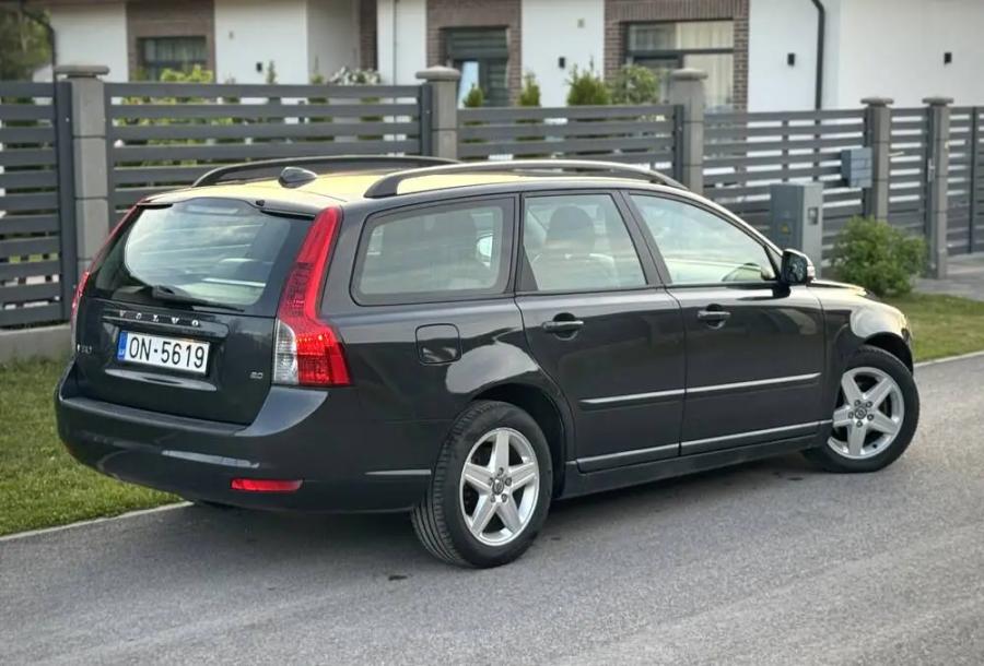 Zils Volvo V50 2009 Jelgava, ar dzinēja tilpumu 2.00 L un nobraukumu 273 tūkst. km par 3800 €, foto 6 vietnē AUTOMOTO.COM.LV