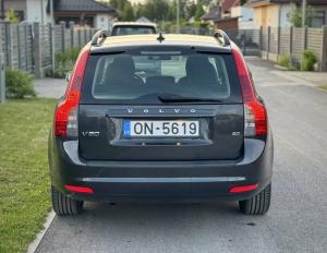 Zils Volvo V50 2009 Jelgava, ar dzinēja tilpumu 2.00 L un nobraukumu 273 tūkst. km par 3800 €, foto 7 vietnē AUTOMOTO.COM.LV