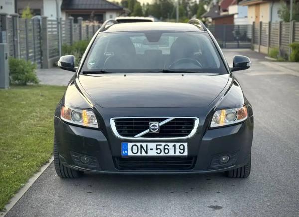 Zils Volvo V50 2009 Jelgava, ar dzinēja tilpumu 2.00 L un nobraukumu 273 tūkst. km par 3800 €, foto 7 vietnē AUTOMOTO.COM.LV
