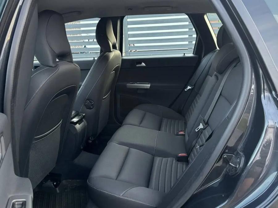 Zils Volvo V50 2009 Jelgava, ar dzinēja tilpumu 2.00 L un nobraukumu 273 tūkst. km par 3800 €, foto 10 vietnē AUTOMOTO.COM.LV