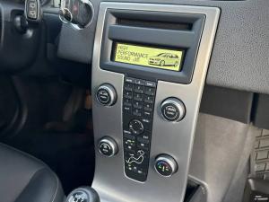 Zils Volvo V50 2009 Jelgava, ar dzinēja tilpumu 2.00 L un nobraukumu 273 tūkst. km par 3800 €, foto 13 vietnē AUTOMOTO.COM.LV