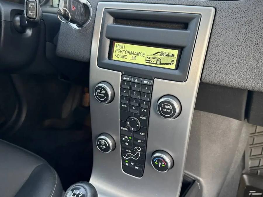 Zils Volvo V50 2009 Jelgava, ar dzinēja tilpumu 2.00 L un nobraukumu 273 tūkst. km par 3800 €, foto 13 vietnē AUTOMOTO.COM.LV