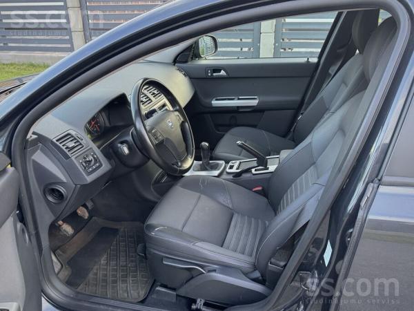 Zils Volvo V50 2009 Jelgava, ar dzinēja tilpumu 2.00 L un nobraukumu 273 tūkst. km par 3800 €, foto 8 vietnē AUTOMOTO.COM.LV