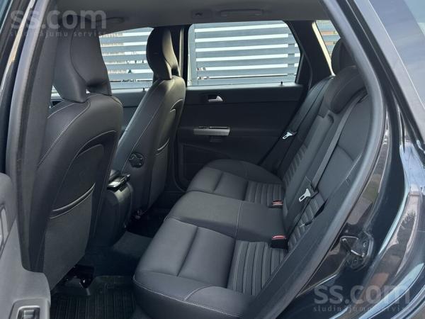 Zils Volvo V50 2009 Jelgava, ar dzinēja tilpumu 2.00 L un nobraukumu 273 tūkst. km par 3800 €, foto 9 vietnē AUTOMOTO.COM.LV