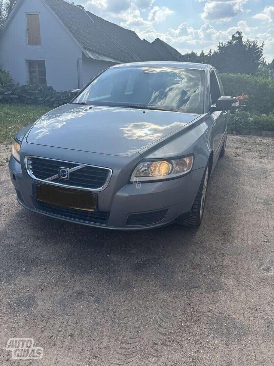 Blue Volvo V50 2009 in Vilnius, with an engine capacity of 1.60 L and mileage of 256 thousand km for 2290 €, photo 1 on AUTOMOTO.COM.LV