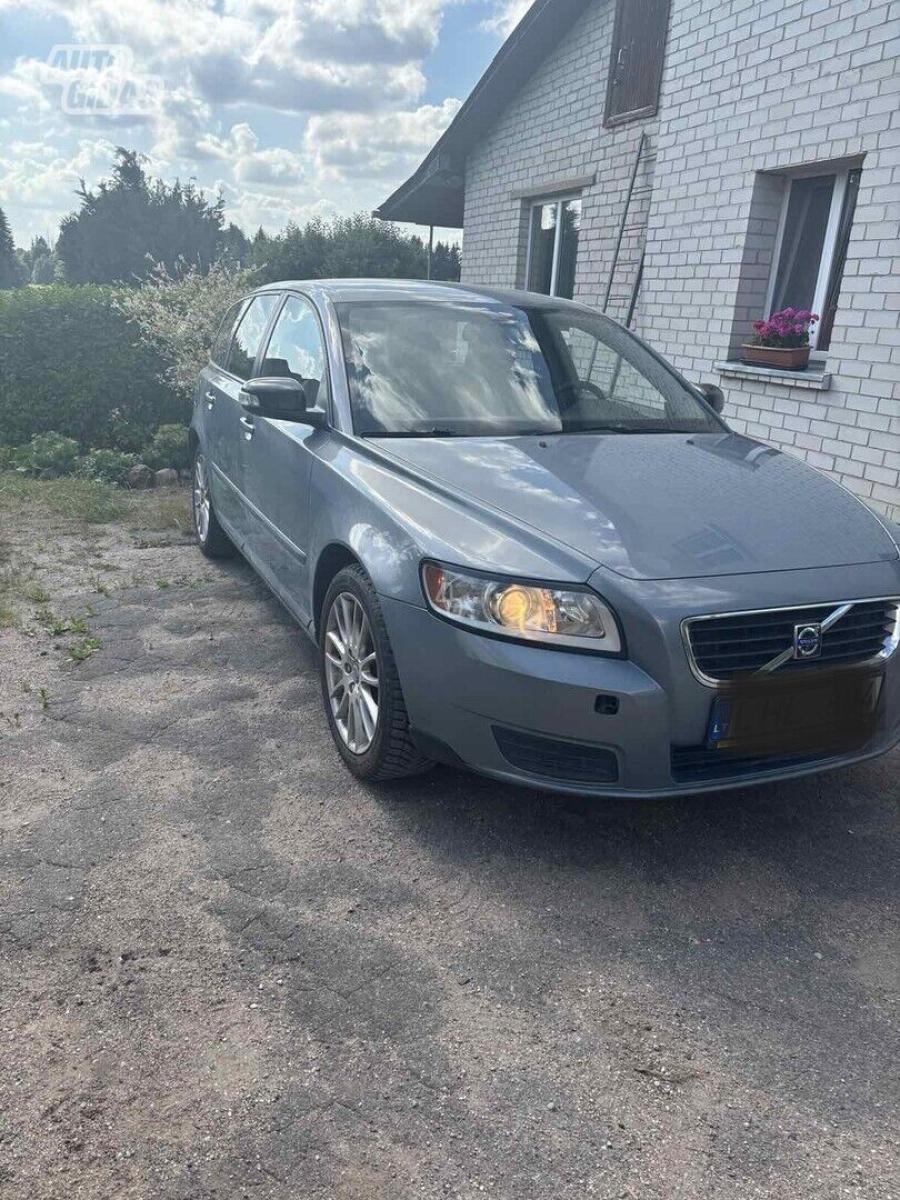 Blue Volvo V50 2009 in Vilnius, with an engine capacity of 1.60 L and mileage of 256 thousand km for 2290 €, photo 3 on AUTOMOTO.COM.LV