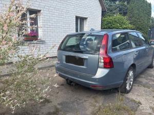 Blue Volvo V50 2009 in Vilnius, with an engine capacity of 1.60 L and mileage of 256 thousand km for 2290 €, photo 5 on AUTOMOTO.COM.LV
