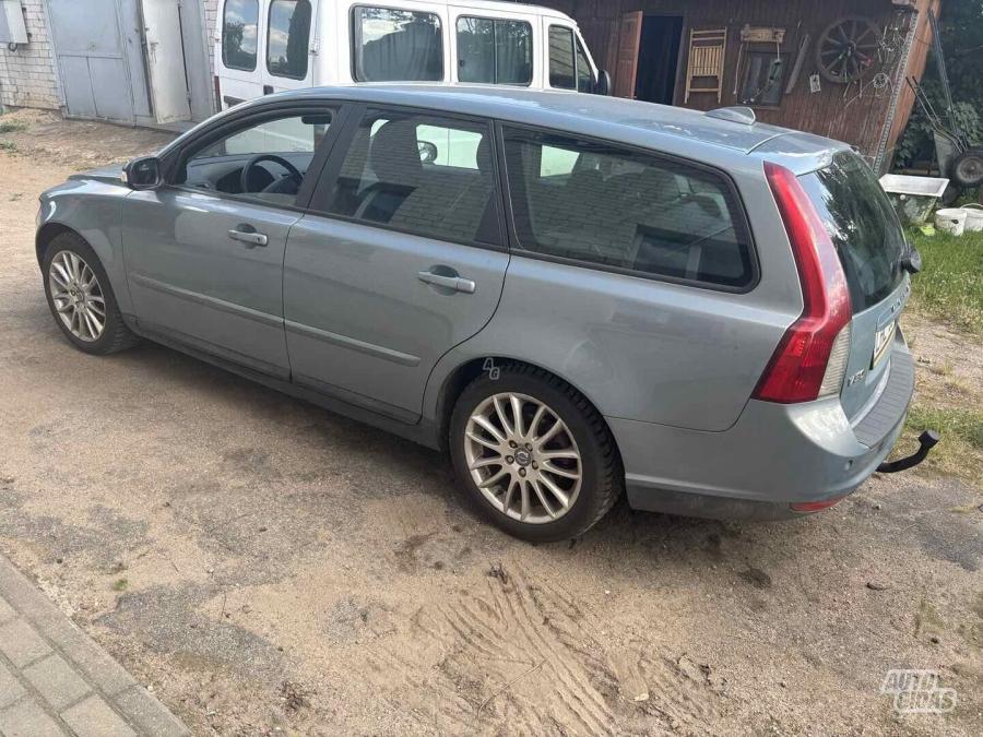Blue Volvo V50 2009 in Vilnius, with an engine capacity of 1.60 L and mileage of 256 thousand km for 2290 €, photo 6 on AUTOMOTO.COM.LV