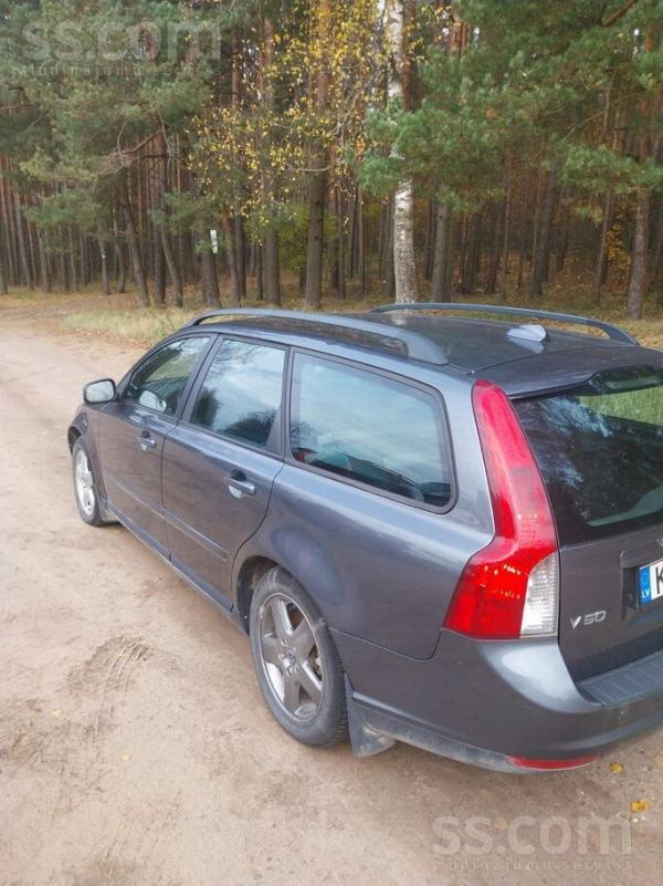 Zils Volvo V50 2009 Daugavpils, ar dzinēja tilpumu 1.60 L un nobraukumu 280 tūkst. km par 2200 €, foto 1 vietnē AUTOMOTO.COM.LV