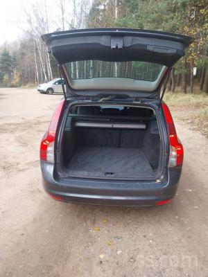 Zils Volvo V50 2009 Daugavpils, ar dzinēja tilpumu 1.60 L un nobraukumu 280 tūkst. km par 2200 €, foto 4 vietnē AUTOMOTO.COM.LV