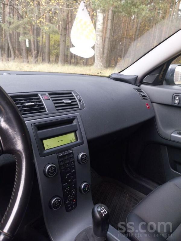 Zils Volvo V50 2009 Daugavpils, ar dzinēja tilpumu 1.60 L un nobraukumu 280 tūkst. km par 2200 €, foto 4 vietnē AUTOMOTO.COM.LV