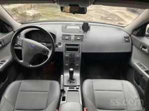 Blue Volvo V50 2009 in Riga, with an engine capacity of 1.60 L and mileage of 249 thousand km for 1500 €, photo 5 on AUTOMOTO.COM.LV
