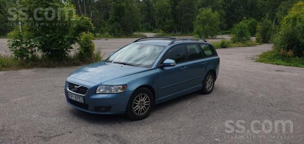 Blue Volvo V50 2009 in Jurmala, with an engine capacity of 1.60 L and mileage of 322 thousand km for 700 €, photo 2 on AUTOMOTO.COM.LV