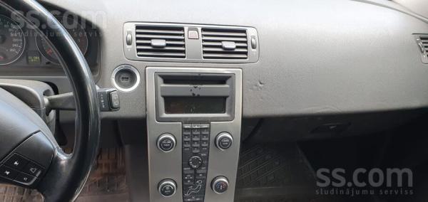 Blue Volvo V50 2009 in Jurmala, with an engine capacity of 1.60 L and mileage of 322 thousand km for 700 €, photo 3 on AUTOMOTO.COM.LV