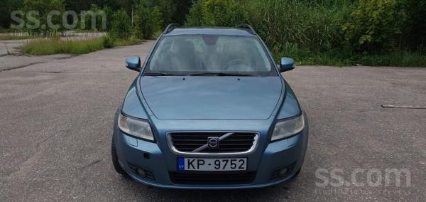 Blue Volvo V50 2009 in Jurmala, with an engine capacity of 1.60 L and mileage of 322 thousand km for 700 €, photo 5 on AUTOMOTO.COM.LV