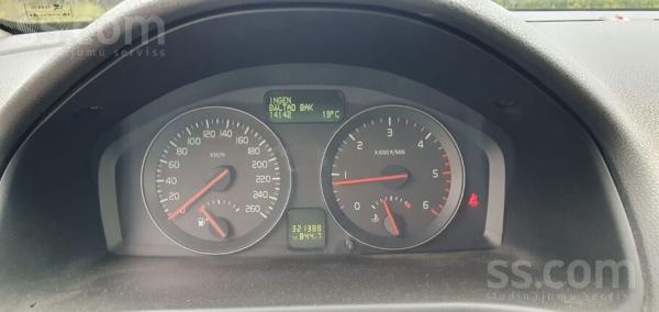 Blue Volvo V50 2009 in Jurmala, with an engine capacity of 1.60 L and mileage of 322 thousand km for 700 €, photo 8 on AUTOMOTO.COM.LV