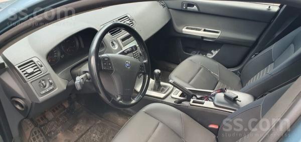 Blue Volvo V50 2009 in Jurmala, with an engine capacity of 1.60 L and mileage of 322 thousand km for 700 €, photo 10 on AUTOMOTO.COM.LV